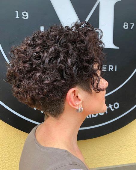 15 Stunning Short Curly Hairstyles For Women Over 50 Artofit