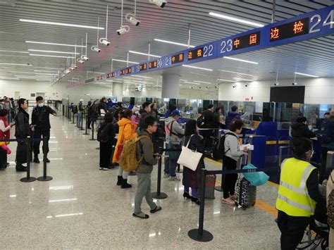 2024年春运启动首日 广州白云机场出入境人员超37万人次
