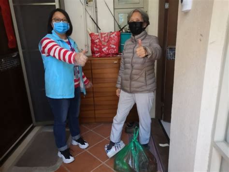 疫情期间，深圳这个社区周二、周五为独居空巢老人送菜上门 深圳24小时深新闻奥一网