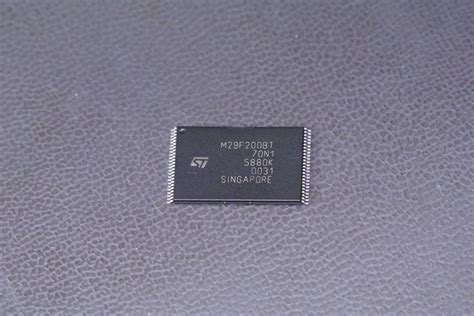 M29F200BT 70N1 ST Micro 2Mb Boot Sector Flash NOR Memory SMT 5V 70ns