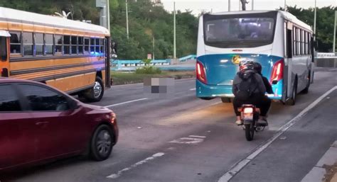 Persona Fallece Atropellada En Autopista Comalapa Qué Pasa El Salvador