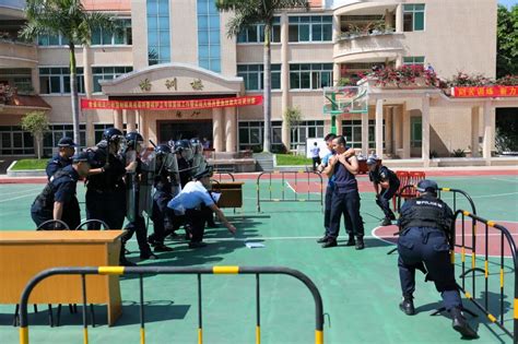 千锤百炼铸铁军广东戒毒警察警务技能赛场角逐展雄姿