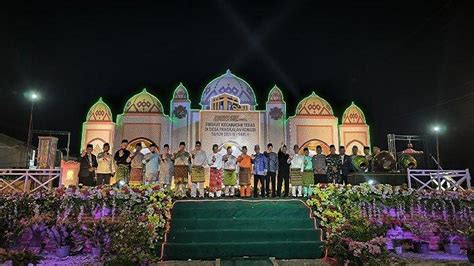 Bupati Sambas Satono Buka MTQ Ke XII Kecamatan Tebas Tribunpontianak Co Id