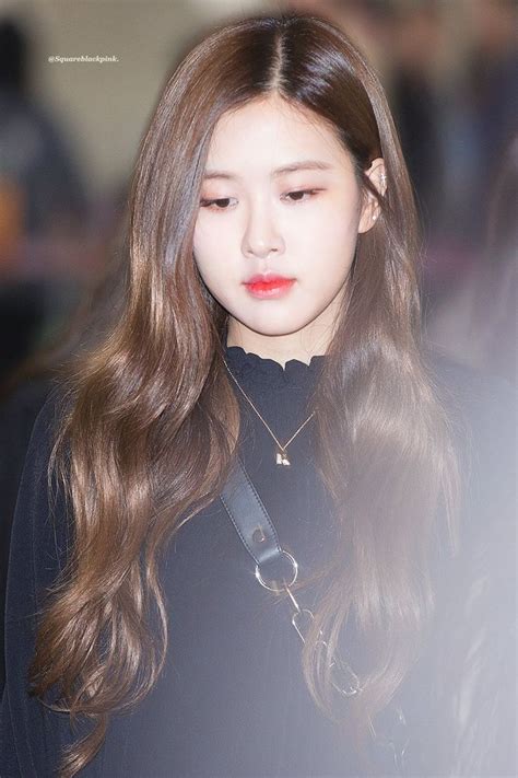 Pin By Sizzy On BlΛƆkpiИk Blackpink Rose Blackpink Rosé Blackpink