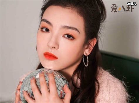 爱新觉罗媚这个名字是皇族的吗今年的她多少岁了 明星 冰棍儿网
