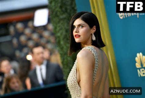 Alexandra Daddario Sexy Seen Flaunting Her Stunning Figure At The