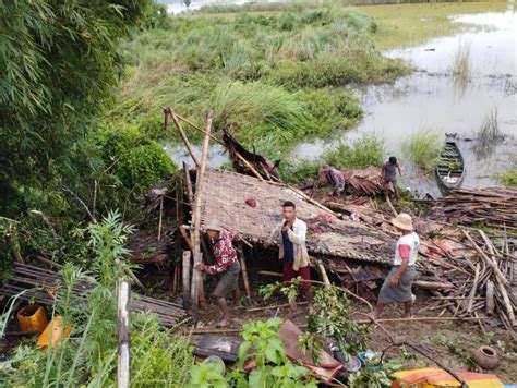 ရေကြည်မြို့နယ်တွင် မိုးသည်းထန်စွာရွာသွန်းပြီး လေပြင်းတိုက်ခတ်မှုကြောင့် နေအိမ် ၈လုံး ပျက်စီး