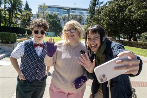 Californias Chloe Cole Makes Career Out Of Detransitioning Los