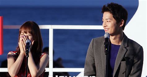 포토엔 송중기 박보영 향한 눈빛이