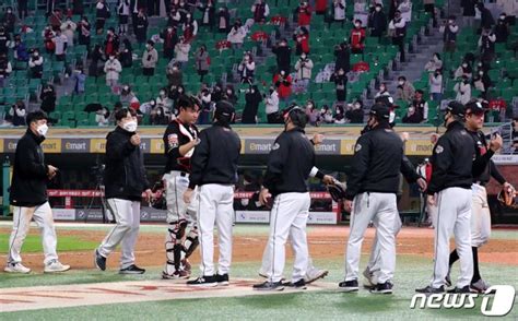 Kt 삼성과 공동1위 내일 1위 결정전 네이트 스포츠