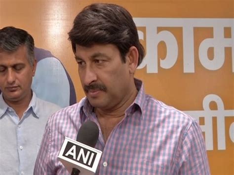 Defamation Case Against Manoj Tiwari Harish Khurana Withdrawn
