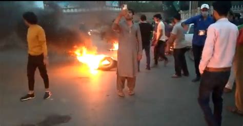 Showdown Over Imran Khan Pti Workers Take Control Of Zaman Park After