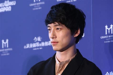 【鎌倉殿にも出演中】塩顔イケメン殿堂入り・坂口健太郎の3年間を写真で堪能。 Forza Style｜ファッション＆ライフスタイル