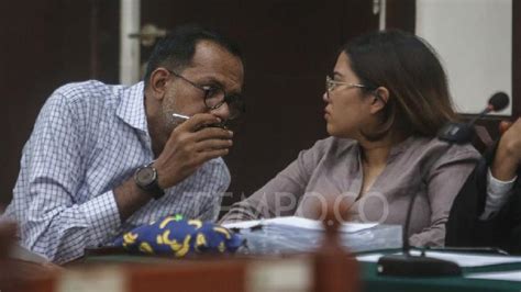 Sidang Pencemaran Nama Baik Haris Azhar Fatia Tolak Kesaksian