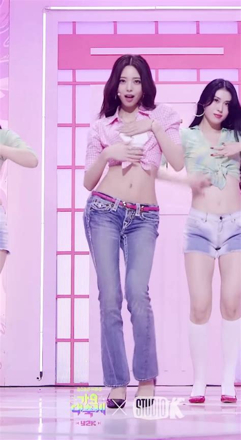 Itzys Yuna Shocks Netizens With Her Perfect Hips And Unreal Hourglass