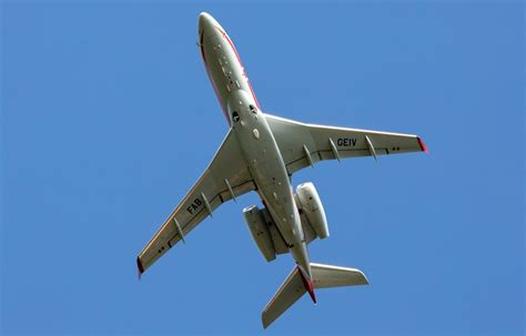 Fique atento avião militar fará operação especial no céu de Porto