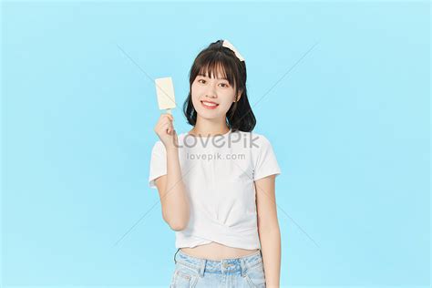 여름 귀여운 아름다움 열 먹는 아이스크림