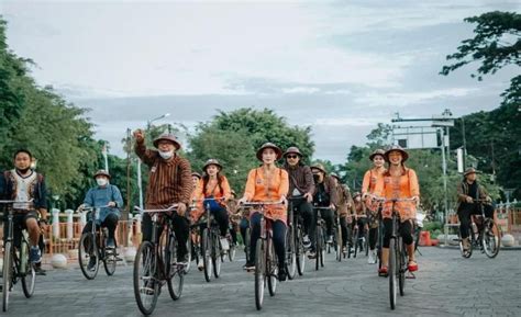 Sambil Gowes BRI Edukasi Digitalisasi Transaksi Bagi Pelaku Usaha Di