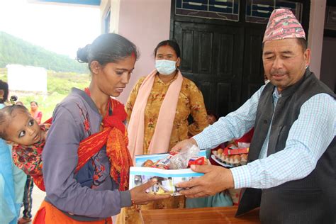 त्रिबेणी गाउँपालिकाद्धारा सुनौलो हजार दिनका आमाहरुलाई पोषण प्याकेज वितरण