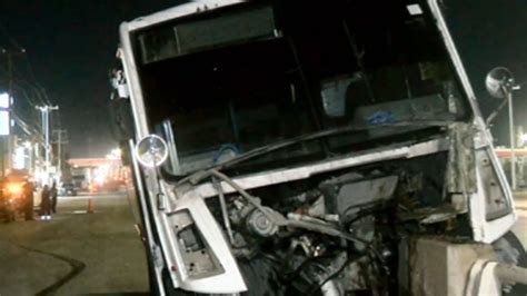Conductor Se Queda Dormido Y Choca Camión De Transporte En Ciudad
