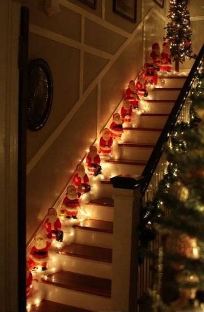 13 Hermosas Ideas Para Decorar Escaleras En Navidad ~ Lodijoella