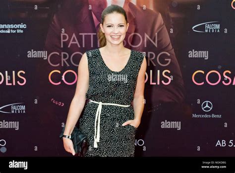 Jennifer ulrich where Fotos und Bildmaterial in hoher Auflösung Seite Alamy