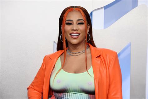 Cyn Santana Announces Pregnancy Sparks Engagement Rumors