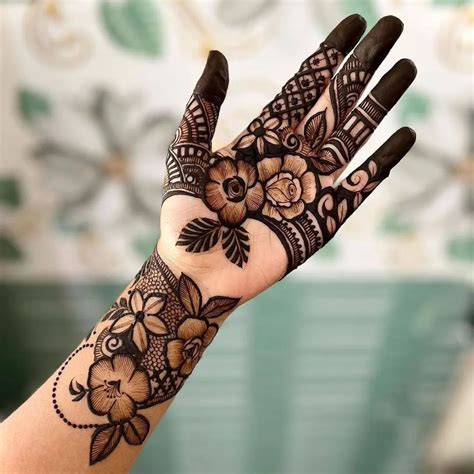 63 Stylish Front Hand Simple Mehndi Designs With Photos Fabbon