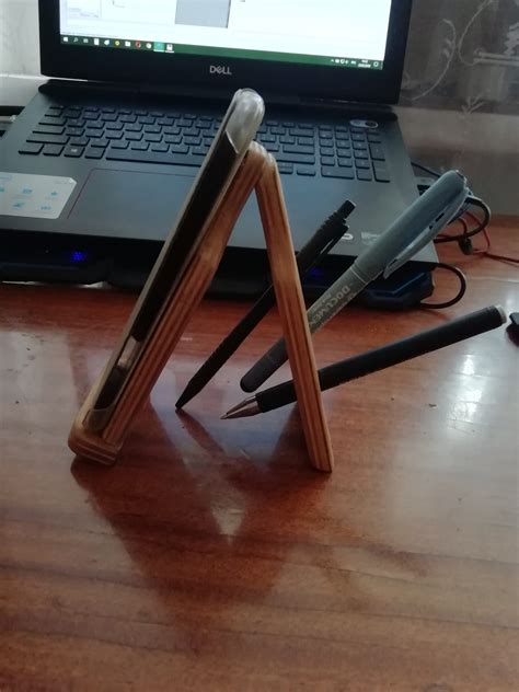 Подставки для телефона из фанеры своими руками схема