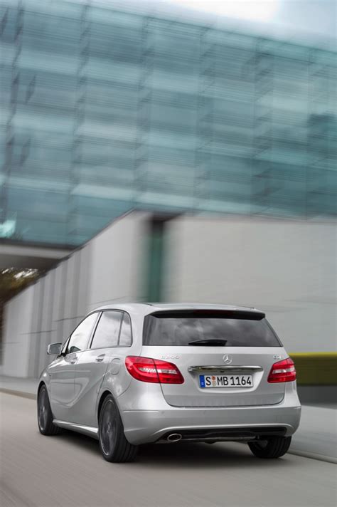 Mercedes Benz B Klasse W246 Specs Performance And Photos 2012 2013