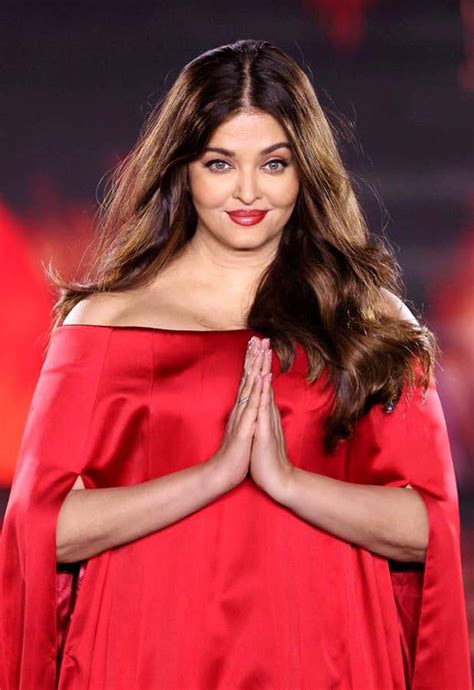 স্টাইলে নজর কাড়লেন ঐশ্বরিয়া আলিয়া