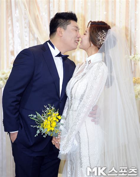 오늘 기아 타이거즈 나지완 선수 And 양미희 기상캐스터 결혼식 연예이슈 수다방 네모판