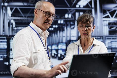 Antiguo Ingenieros Prevenir Presion En Datos Centrar Artilugio Causado Por Ai Aplicaciones