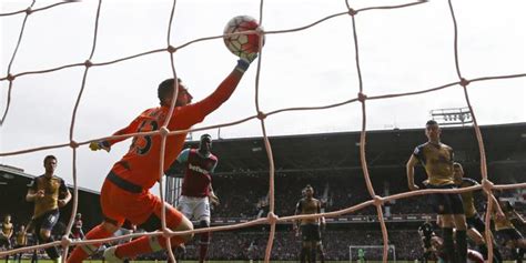West Ham 3 3 Arsenal Soft Stupid And Disorganised Arseblog An