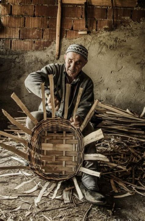 Pin by IrazDemir on etkileyici fotoğraf Environmental portraits Antique artwork Romantic