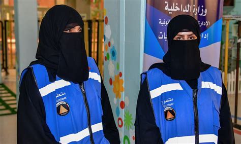 المرأة الكويتية تسجل حضورها في انتخابات أمة 2023 كويت نيوز