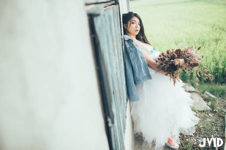 誠意推出全裸露點 含影片naked breast無遮你們的新娘上線了 新娘迫不及待在拍婚紗時候就拍完休息一起等你洗鴛鴦浴