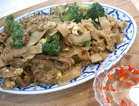 Recipe Thai Stir Fried Wide Rice Noodles Pad Si Iew