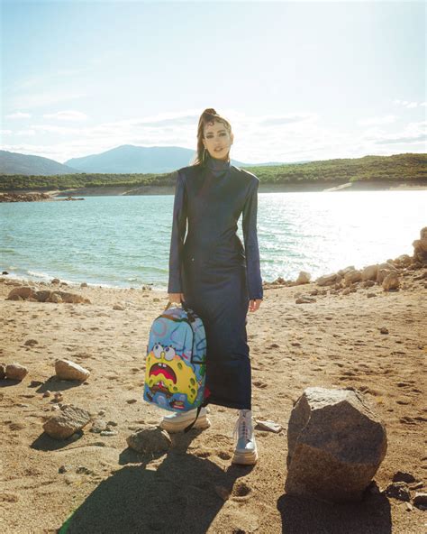 Spongebob Shark Shape Sponge Dlxr Sprayground Gr