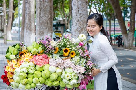 Lần đầu tiên xuất hiện những xe hoa chở mùa thu Hà Nội phiên bản miền