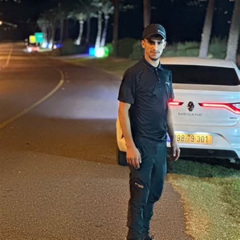 ‎וסים‎ N Waseem • Threads Say More