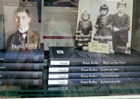 プラハ城の黄金小路は大人気！no22はカフカが小説を執筆した家 ぽこ旅