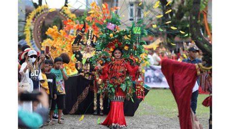 Meriahnya Parade Karnaval Budaya Magical Toraja 2022 Tribun Timur