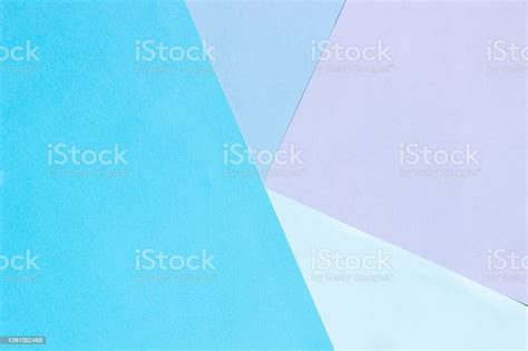 컬러 용지의 추상 기하학적 평면 배경입니다 보라색과 파란색 종이 텍스트를 추가하기위한 템플릿 0명에 대한 스톡 사진 및 기타