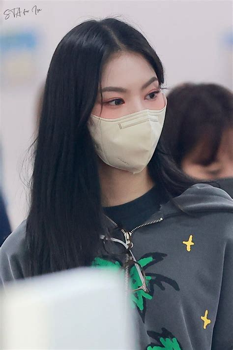 221120 Stayc Isa At Gimpo International Airport Kpopping
