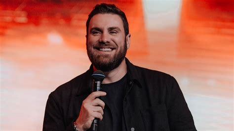 André Fernandes lidera movimento de solidariedade e oração no Sul do