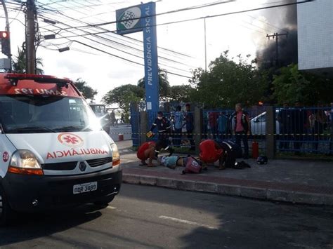G1 Caminhonete Pega Fogo Após Atingir Motociclista Em Vitória