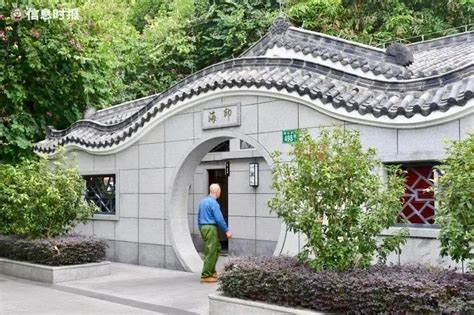 谁能想到，这居然是个公厕！澎湃号·政务澎湃新闻 The Paper