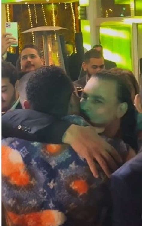 محمد رمضان يهنئ طارق علام بخطبة ابنته والأخير يرد الوطن