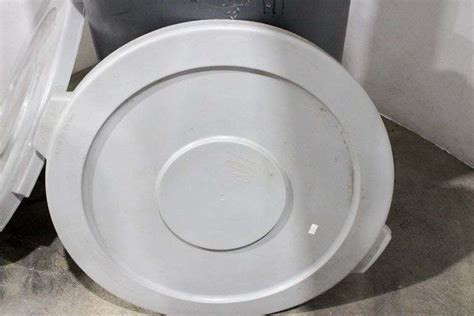 Continental Trash Cans On Rollers Garbage Disposal Cans Bunting